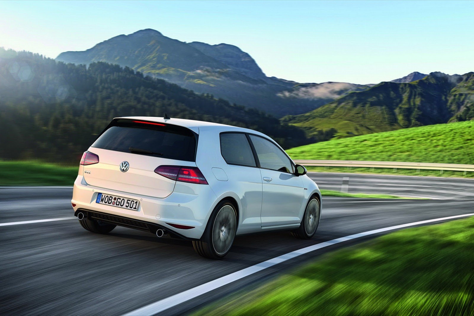 2014 VW Golf GTI Revealed in Production Guise, Available in 220PS and ...